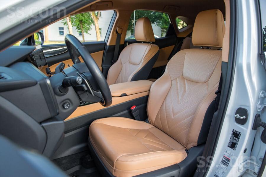 Balts Lexus NX 2024 Rīga, ar dzinēja tilpumu 2.50 L un nobraukumu 34 tūkst. km par 59700 €, foto 12 vietnē AUTOMOTO.COM.LV
