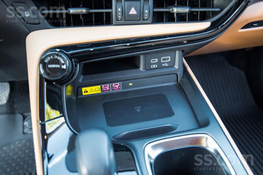 Balts Lexus NX 2024 Rīga, ar dzinēja tilpumu 2.50 L un nobraukumu 34 tūkst. km par 59700 €, foto 21 vietnē AUTOMOTO.COM.LV