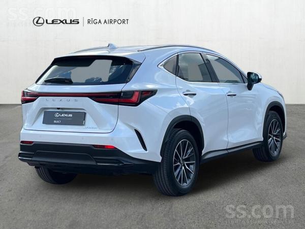 White Lexus NX 2025 in Riga, with an engine capacity of 2.50 L and mileage of 26 thousand km for 49900 €, photo 2 on AUTOMOTO.COM.LV