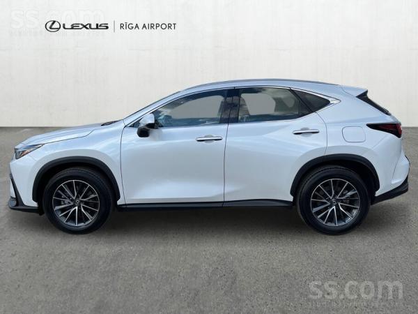 White Lexus NX 2025 in Riga, with an engine capacity of 2.50 L and mileage of 26 thousand km for 49900 €, photo 3 on AUTOMOTO.COM.LV