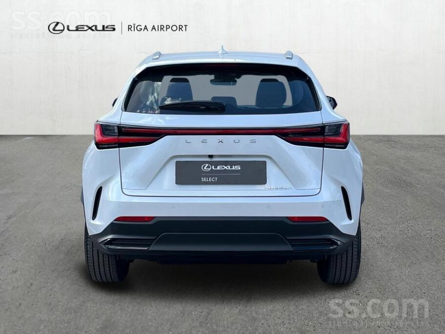 White Lexus NX 2025 in Riga, with an engine capacity of 2.50 L and mileage of 26 thousand km for 49900 €, photo 5 on AUTOMOTO.COM.LV