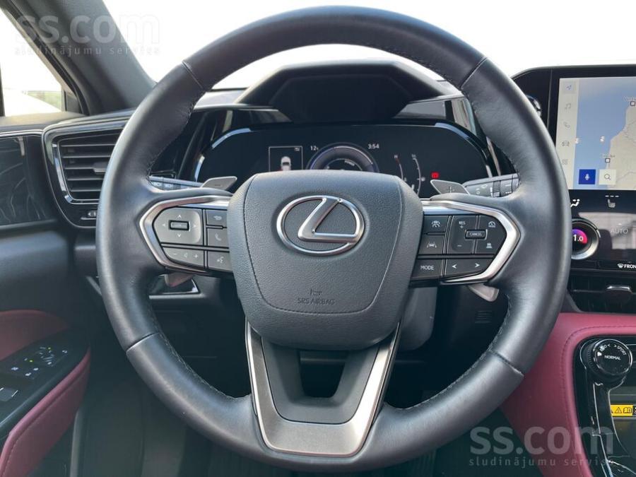 White Lexus NX 2025 in Riga, with an engine capacity of 2.50 L and mileage of 26 thousand km for 49900 €, photo 13 on AUTOMOTO.COM.LV