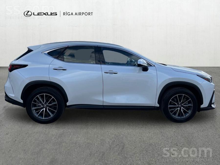 White Lexus NX 2025 in Riga, with an engine capacity of 2.50 L and mileage of 26 thousand km for 49900 €, photo 17 on AUTOMOTO.COM.LV