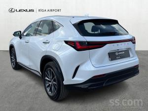 White Lexus NX 2025 in Riga, with an engine capacity of 2.50 L and mileage of 26 thousand km for 49900 €, photo 18 on AUTOMOTO.COM.LV