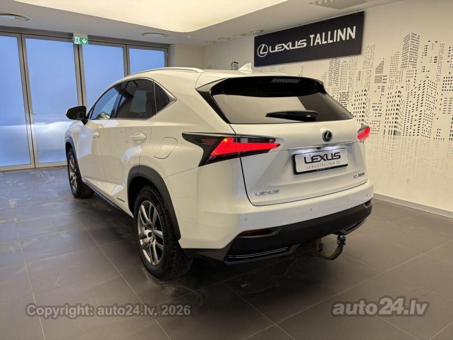 White Lexus NX 2015 in Tallinn, with an engine capacity of 2.50 L and mileage of 214 thousand km for 19500 €, photo 2 on AUTOMOTO.COM.LV