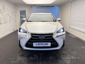 White Lexus NX 2015 in Tallinn, with an engine capacity of 2.50 L and mileage of 214 thousand km for 19500 €, photo 4 on AUTOMOTO.COM.LV
