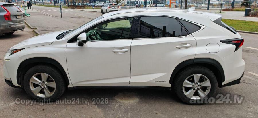 White Lexus NX 2016 in Tallinn, with an engine capacity of 2.50 L and mileage of 197 thousand km for 19990 €, photo 3 on AUTOMOTO.COM.LV