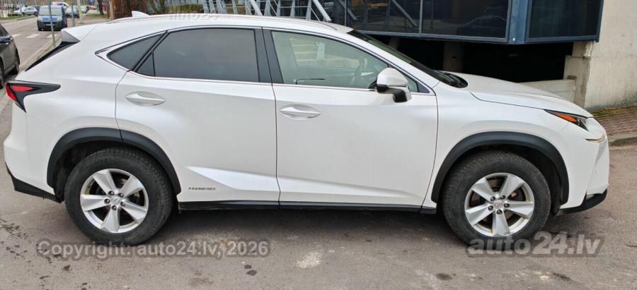 White Lexus NX 2016 in Tallinn, with an engine capacity of 2.50 L and mileage of 197 thousand km for 19990 €, photo 4 on AUTOMOTO.COM.LV