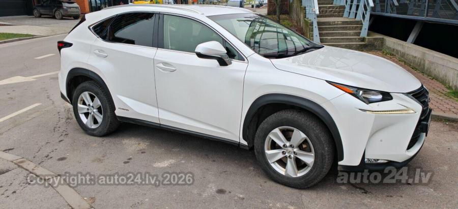 White Lexus NX 2016 in Tallinn, with an engine capacity of 2.50 L and mileage of 197 thousand km for 19990 €, photo 5 on AUTOMOTO.COM.LV