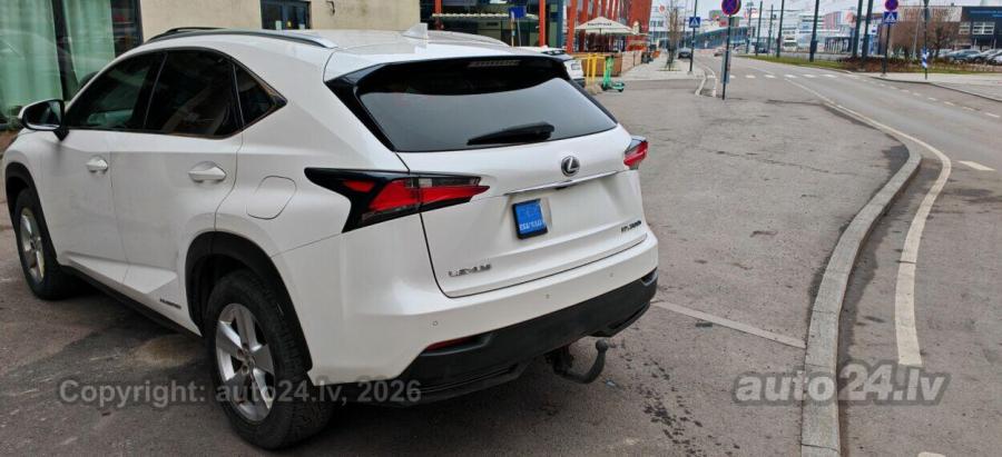 White Lexus NX 2016 in Tallinn, with an engine capacity of 2.50 L and mileage of 197 thousand km for 19990 €, photo 6 on AUTOMOTO.COM.LV