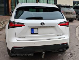 White Lexus NX 2016 in Tallinn, with an engine capacity of 2.50 L and mileage of 197 thousand km for 19990 €, photo 7 on AUTOMOTO.COM.LV