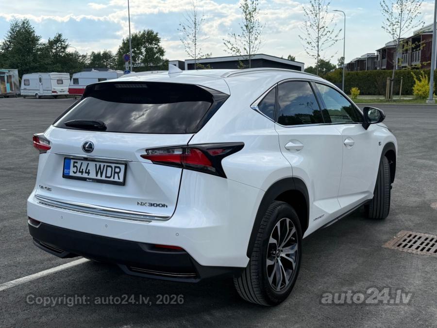 White Lexus NX 2016 in Tallinn, with an engine capacity of 2.50 L and mileage of 141 thousand km for 22500 €, photo 4 on AUTOMOTO.COM.LV