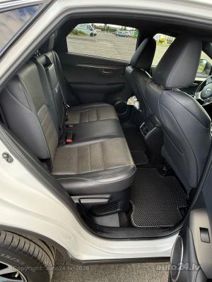 White Lexus NX 2016 in Tallinn, with an engine capacity of 2.50 L and mileage of 141 thousand km for 22500 €, photo 12 on AUTOMOTO.COM.LV