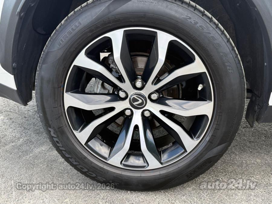 White Lexus NX 2016 in Tallinn, with an engine capacity of 2.50 L and mileage of 141 thousand km for 22500 €, photo 14 on AUTOMOTO.COM.LV