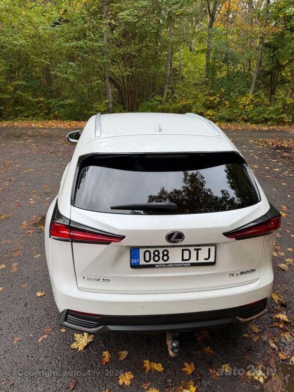 White Lexus NX 2017 in Tallinn, with an engine capacity of 2.50 L and mileage of 148 thousand km for 24900 €, photo 3 on AUTOMOTO.COM.LV