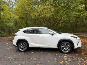 White Lexus NX 2017 in Tallinn, with an engine capacity of 2.50 L and mileage of 148 thousand km for 24900 €, photo 5 on AUTOMOTO.COM.LV
