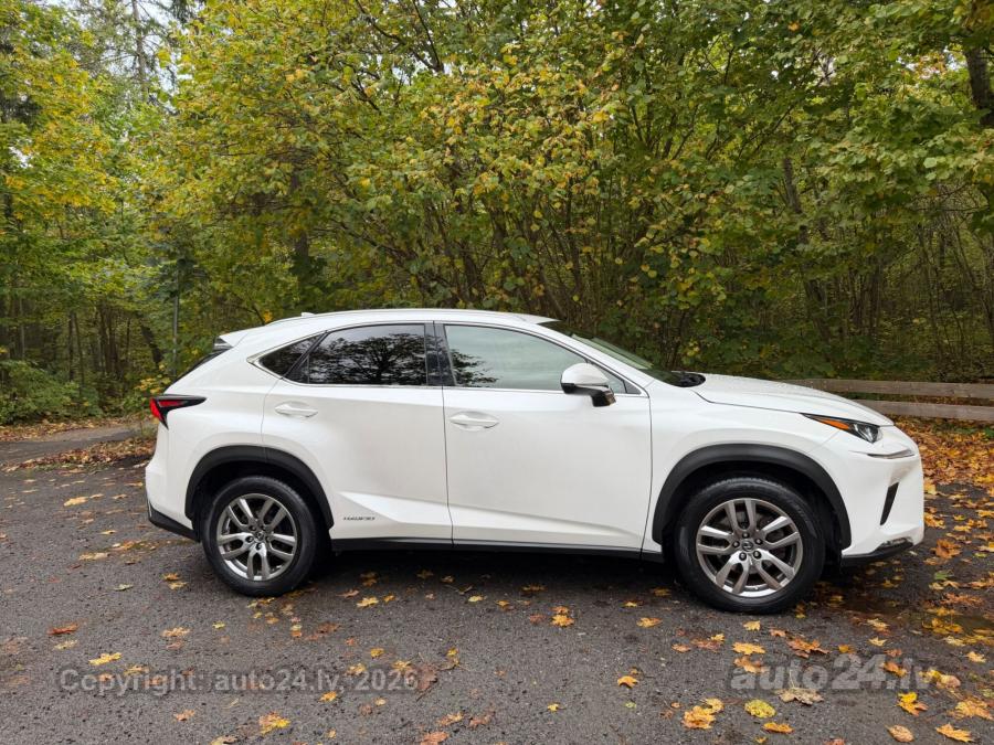 White Lexus NX 2017 in Tallinn, with an engine capacity of 2.50 L and mileage of 148 thousand km for 24900 €, photo 5 on AUTOMOTO.COM.LV