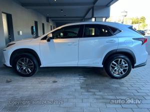 Balts Lexus NX 2018 Tallina, ar dzinēja tilpumu 2.50 L un nobraukumu 159 tūkst. km par 26900 €, foto 4 vietnē AUTOMOTO.COM.LV