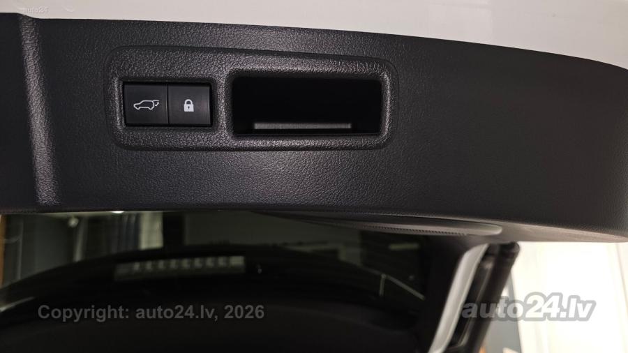 Белый Лексус НХ 2018 в Таллин, объемом двигателя 2.50 л и пробегом 109 тыс. км за 30495 €, фото 31 на AUTOMOTO.COM.LV