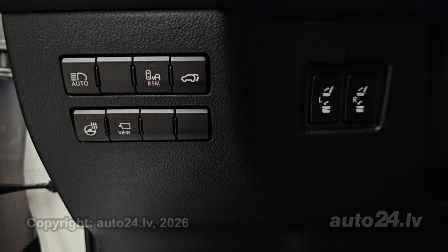 Белый Лексус НХ 2019 в Таллин, объемом двигателя 2.50 л и пробегом 71 тыс. км за 31995 €, фото 20 на AUTOMOTO.COM.LV
