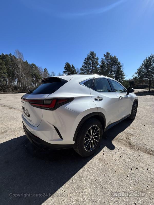 Balts Lexus NX 2022 Jūrmala, ar dzinēja tilpumu 2.50 L un nobraukumu 43 tūkst. km par 41500 €, foto 4 vietnē AUTOMOTO.COM.LV