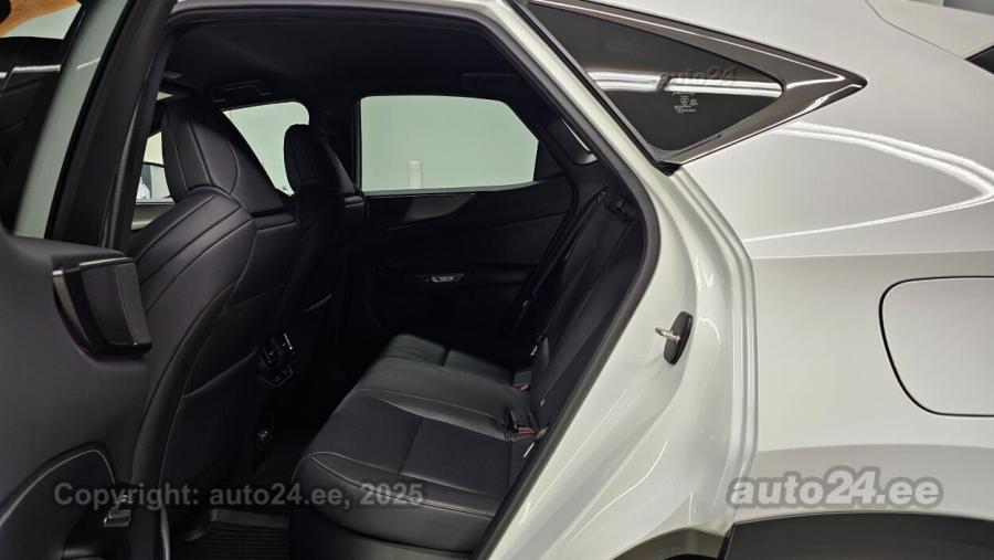 Balts Lexus NX 2023 Tallina, ar dzinēja tilpumu 2.50 L un nobraukumu 9 tūkst. km par 54995 €, foto 12 vietnē AUTOMOTO.COM.LV