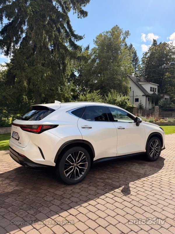 White Lexus NX 2023 in Tallinn, with an engine capacity of 2.50 L and mileage of 64 thousand km for 49000 €, photo 3 on AUTOMOTO.COM.LV