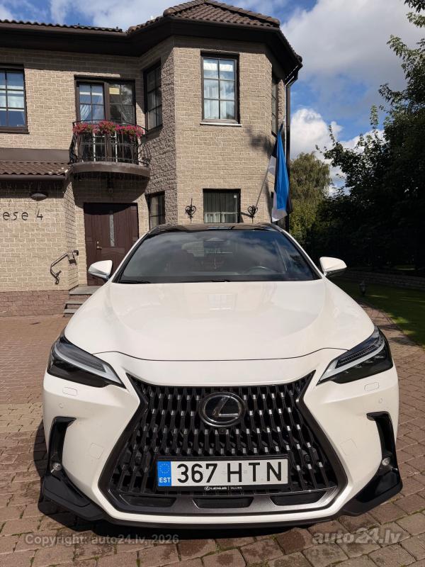White Lexus NX 2023 in Tallinn, with an engine capacity of 2.50 L and mileage of 64 thousand km for 49000 €, photo 4 on AUTOMOTO.COM.LV