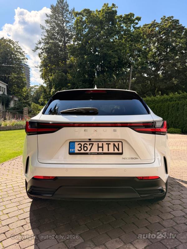 White Lexus NX 2023 in Tallinn, with an engine capacity of 2.50 L and mileage of 64 thousand km for 49000 €, photo 5 on AUTOMOTO.COM.LV