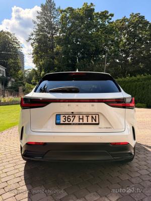 White Lexus NX 2023 in Tallinn, with an engine capacity of 2.50 L and mileage of 64 thousand km for 49000 €, photo 5 on AUTOMOTO.COM.LV
