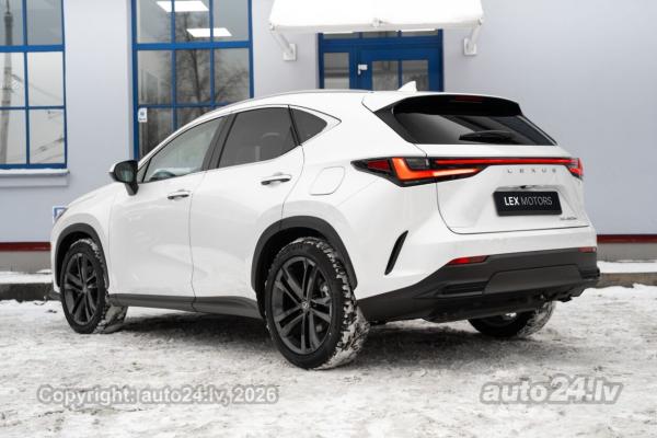 Balts Lexus NX 2025 Tallina, ar dzinēja tilpumu 0.00 L un nobraukumu 6 tūkst. km par 59800 €, foto 4 vietnē AUTOMOTO.COM.LV