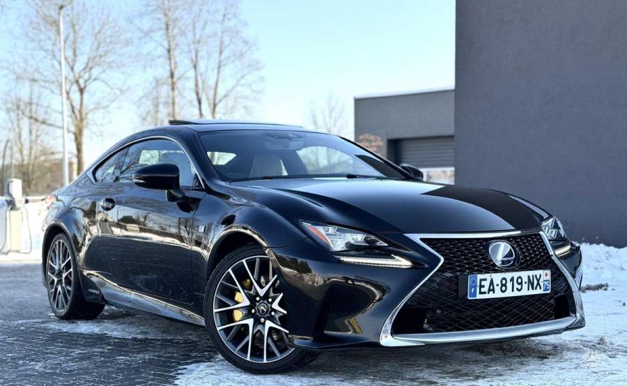 Black Lexus RC 300h 2016 in Taurage, with an engine capacity of 2.49 L and mileage of 147 thousand km for 15800 €, photo 2 on AUTOMOTO.COM.LV