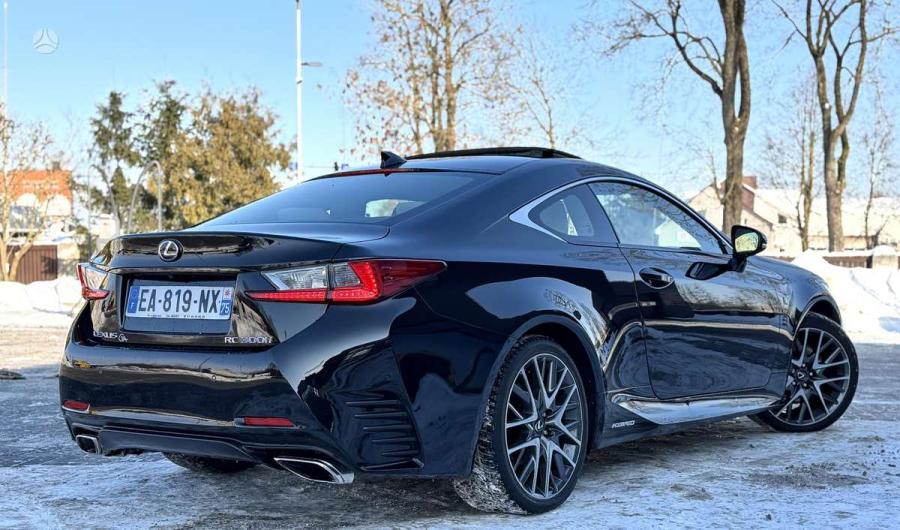Black Lexus RC 300h 2016 in Taurage, with an engine capacity of 2.49 L and mileage of 147 thousand km for 15800 €, photo 16 on AUTOMOTO.COM.LV