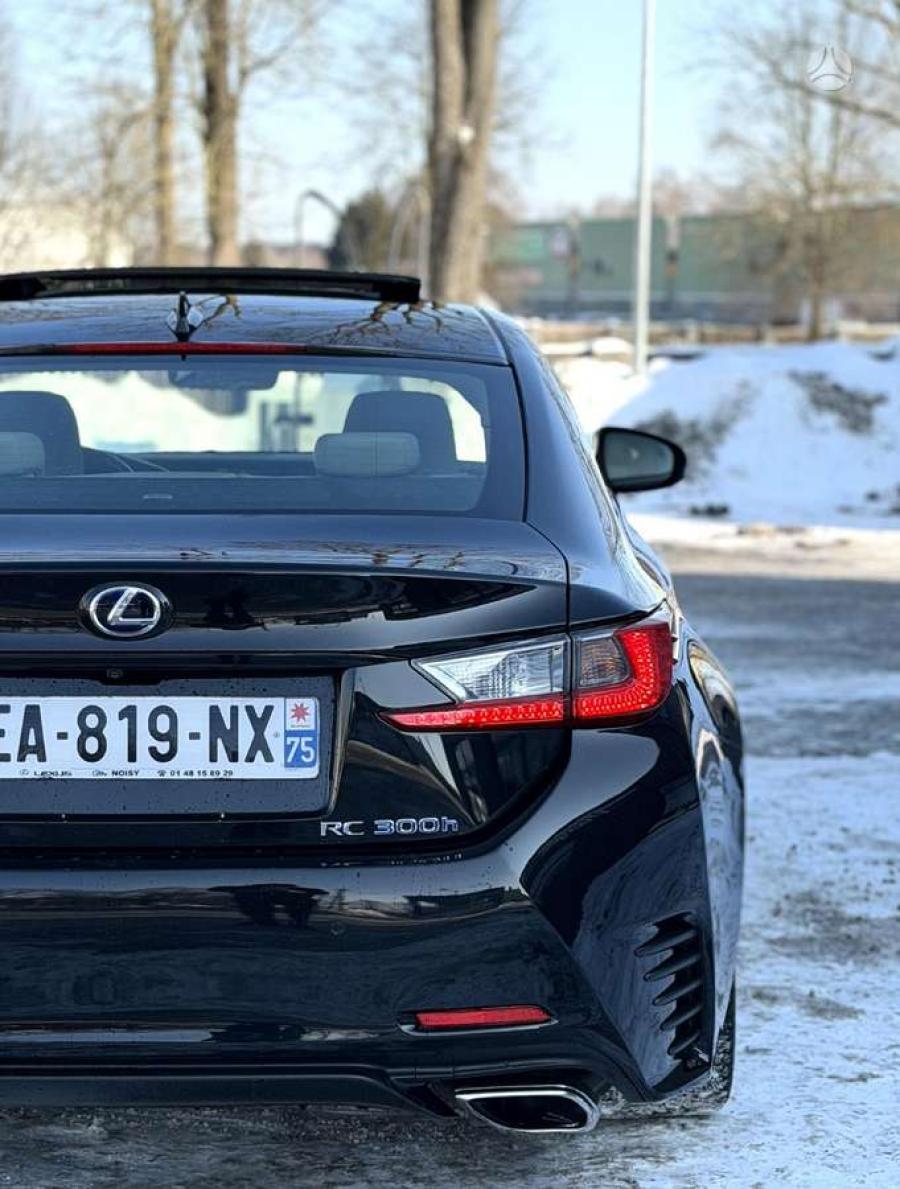 Black Lexus RC 300h 2016 in Taurage, with an engine capacity of 2.49 L and mileage of 147 thousand km for 15800 €, photo 18 on AUTOMOTO.COM.LV