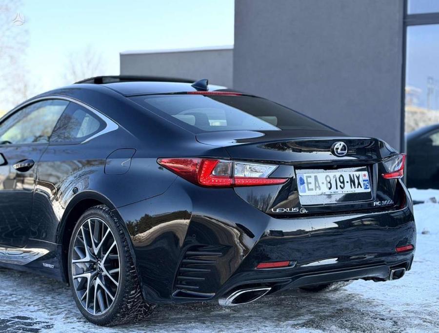 Black Lexus RC 300h 2016 in Taurage, with an engine capacity of 2.49 L and mileage of 147 thousand km for 15800 €, photo 20 on AUTOMOTO.COM.LV