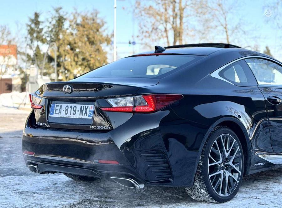 Black Lexus RC 300h 2016 in Taurage, with an engine capacity of 2.49 L and mileage of 147 thousand km for 15800 €, photo 22 on AUTOMOTO.COM.LV