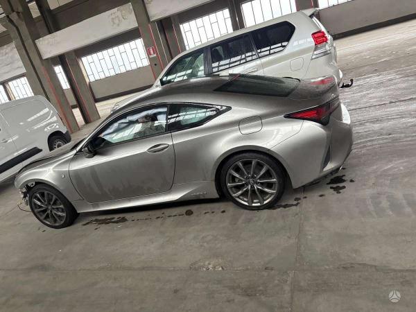 Dzeltens Lexus RC 300h 2020 Panevēža, ar dzinēja tilpumu 2.50 L un nobraukumu 50 tūkst. km par 15500 €, foto 7 vietnē AUTOMOTO.COM.LV