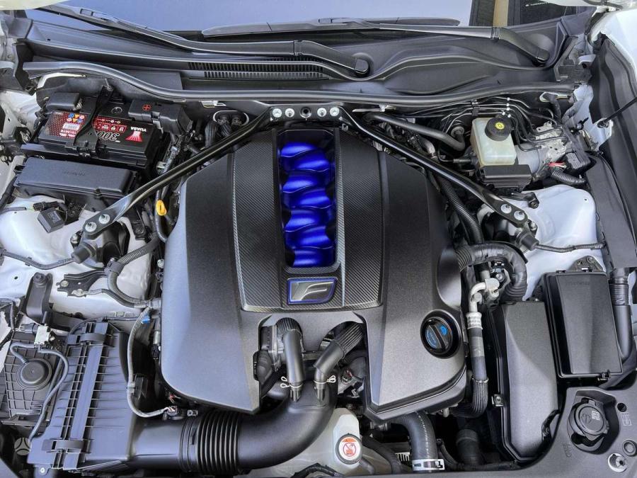 Белый Лексус RC-F 2017 в Паневежис, объемом двигателя 4.97 л и пробегом 63 тыс. км за 39000 €, фото 18 на AUTOMOTO.COM.LV