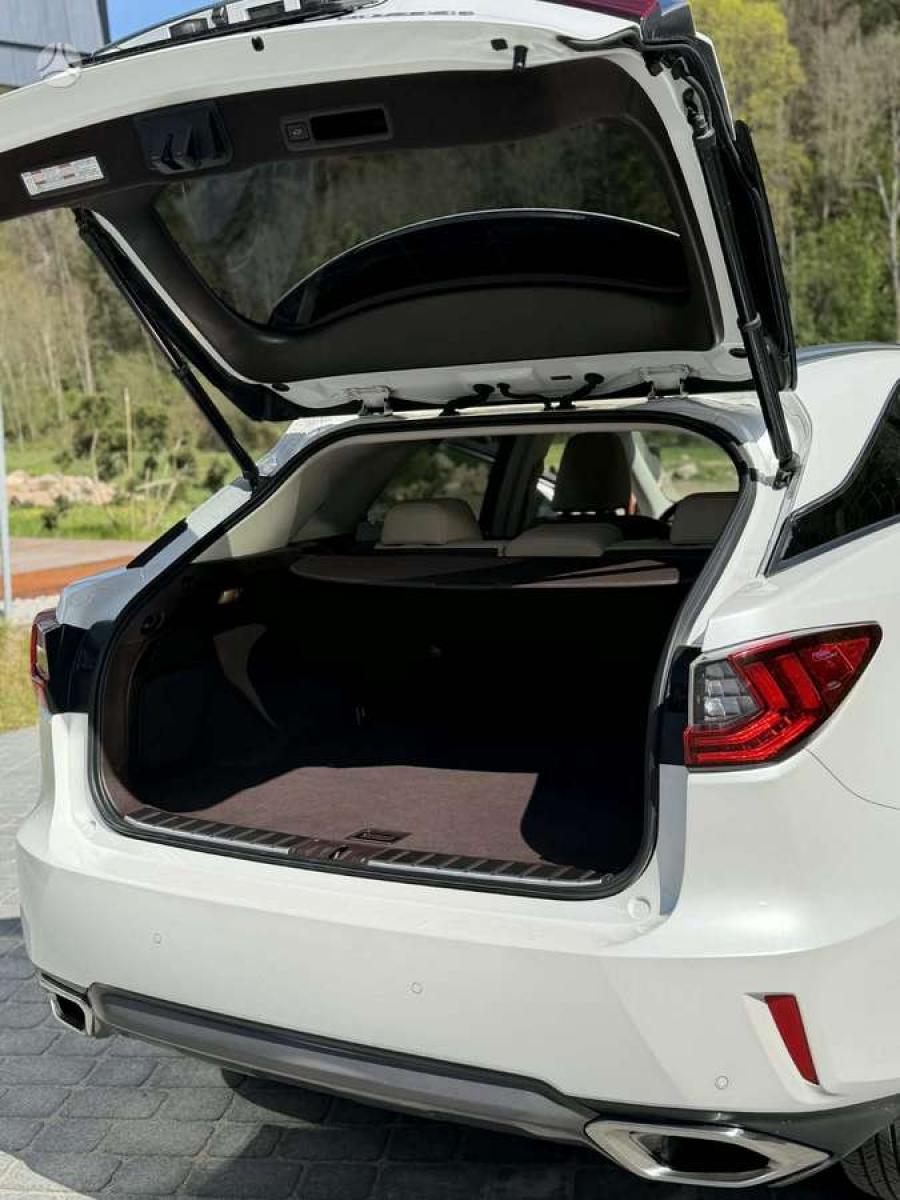 Balts Lexus RX 200t 2017 Viļņa, ar dzinēja tilpumu 2.00 L un nobraukumu 146 tūkst. km par 25000 €, foto 6 vietnē AUTOMOTO.COM.LV