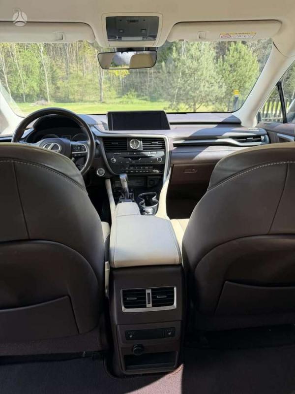 Balts Lexus RX 200t 2017 Viļņa, ar dzinēja tilpumu 2.00 L un nobraukumu 146 tūkst. km par 25000 €, foto 8 vietnē AUTOMOTO.COM.LV