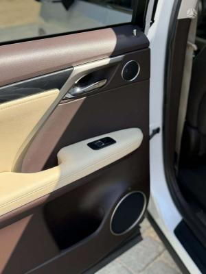 Balts Lexus RX 200t 2017 Viļņa, ar dzinēja tilpumu 2.00 L un nobraukumu 146 tūkst. km par 25000 €, foto 12 vietnē AUTOMOTO.COM.LV