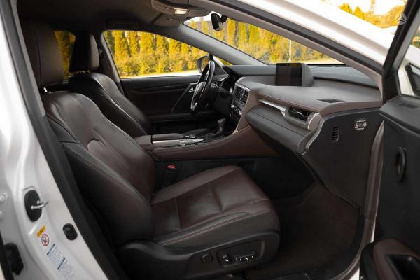White Lexus RX 200t 2017 in Jelgava, with an engine capacity of 2.00 L and mileage of 183 thousand km for 23090 €, photo 7 on AUTOMOTO.COM.LV