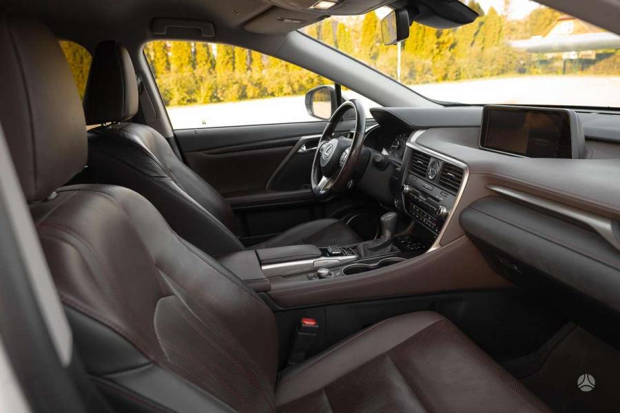 White Lexus RX 200t 2017 in Jelgava, with an engine capacity of 2.00 L and mileage of 183 thousand km for 23090 €, photo 9 on AUTOMOTO.COM.LV