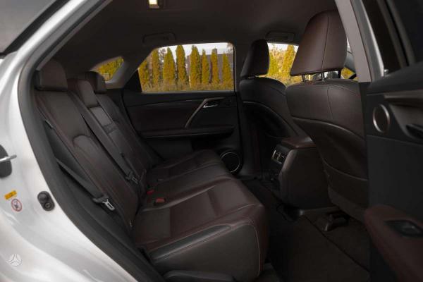 White Lexus RX 200t 2017 in Jelgava, with an engine capacity of 2.00 L and mileage of 183 thousand km for 23090 €, photo 9 on AUTOMOTO.COM.LV