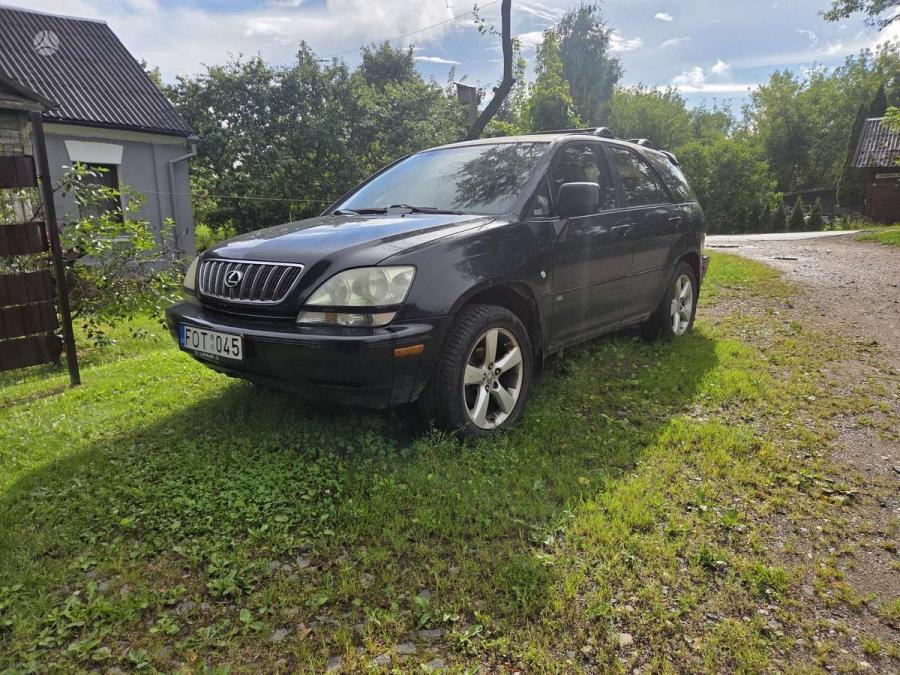 Melns Lexus RX 300 2001 Viļņa, ar dzinēja tilpumu 3.00 L un nobraukumu 220 tūkst. km par 1100 €, foto 1 vietnē AUTOMOTO.COM.LV