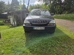Melns Lexus RX 300 2001 Viļņa, ar dzinēja tilpumu 3.00 L un nobraukumu 220 tūkst. km par 1100 €, foto 3 vietnē AUTOMOTO.COM.LV