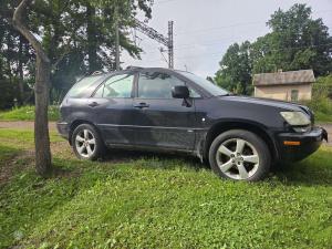 Melns Lexus RX 300 2001 Viļņa, ar dzinēja tilpumu 3.00 L un nobraukumu 220 tūkst. km par 1100 €, foto 5 vietnē AUTOMOTO.COM.LV