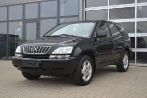 Black Lexus RX 300 2002 in Vilnius, with an engine capacity of 3.00 L and mileage of 216 thousand km for 3800 €, photo 2 on AUTOMOTO.COM.LV