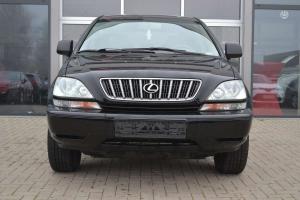 Black Lexus RX 300 2002 in Vilnius, with an engine capacity of 3.00 L and mileage of 216 thousand km for 3800 €, photo 3 on AUTOMOTO.COM.LV