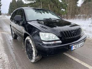 Black Lexus RX 300 2002 in Klaipeda, with an engine capacity of 3.00 L and mileage of 273 thousand km for 3950 €, photo 2 on AUTOMOTO.COM.LV